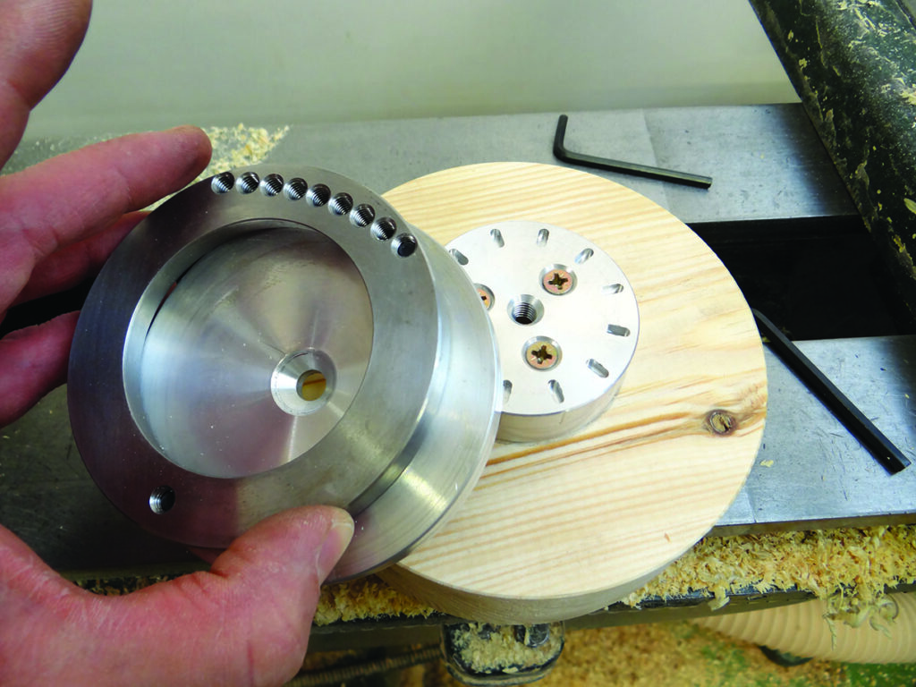Eccentric Turning, Using Chucks - Woodworkers Institute