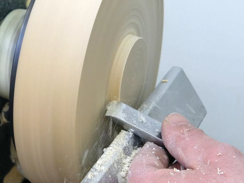 Effortless Bowl Turning: Master the Jam Chuck Method