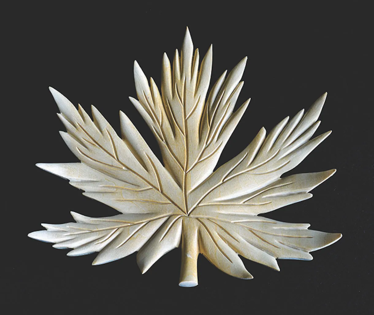 Beginner's Guide: Carve a Maple Leaf Dish with Andrew Thomas