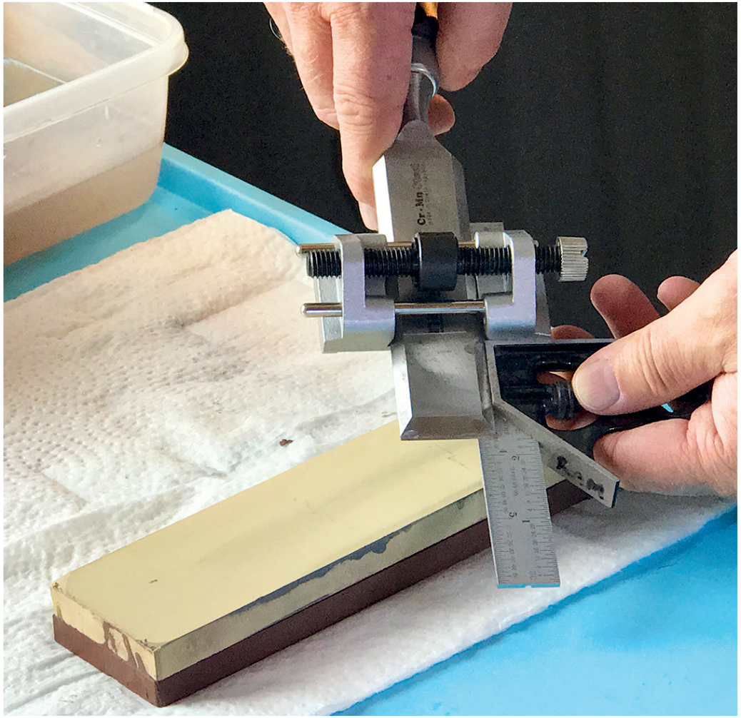 Expert Tips: Choosing and Using Honing Guides for Beginners