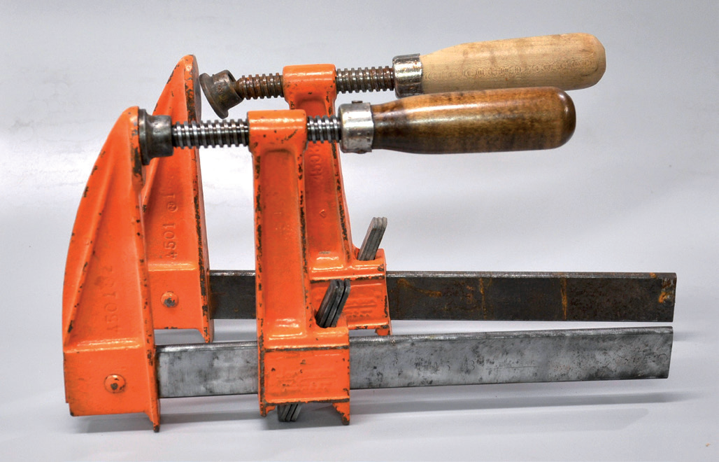 Restore Old Clamps: Techniques for Cleaning and Repairing Tools