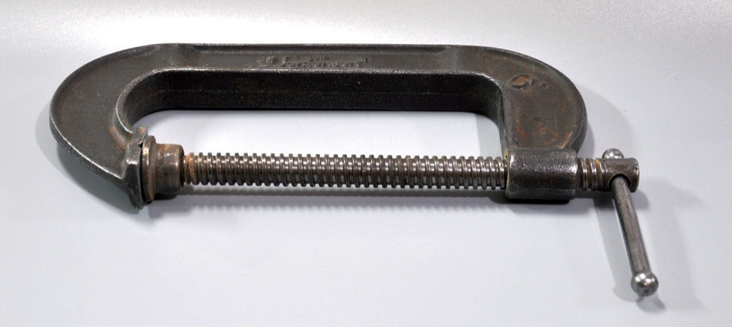 Restore Old Clamps: Techniques for Cleaning and Repairing Tools