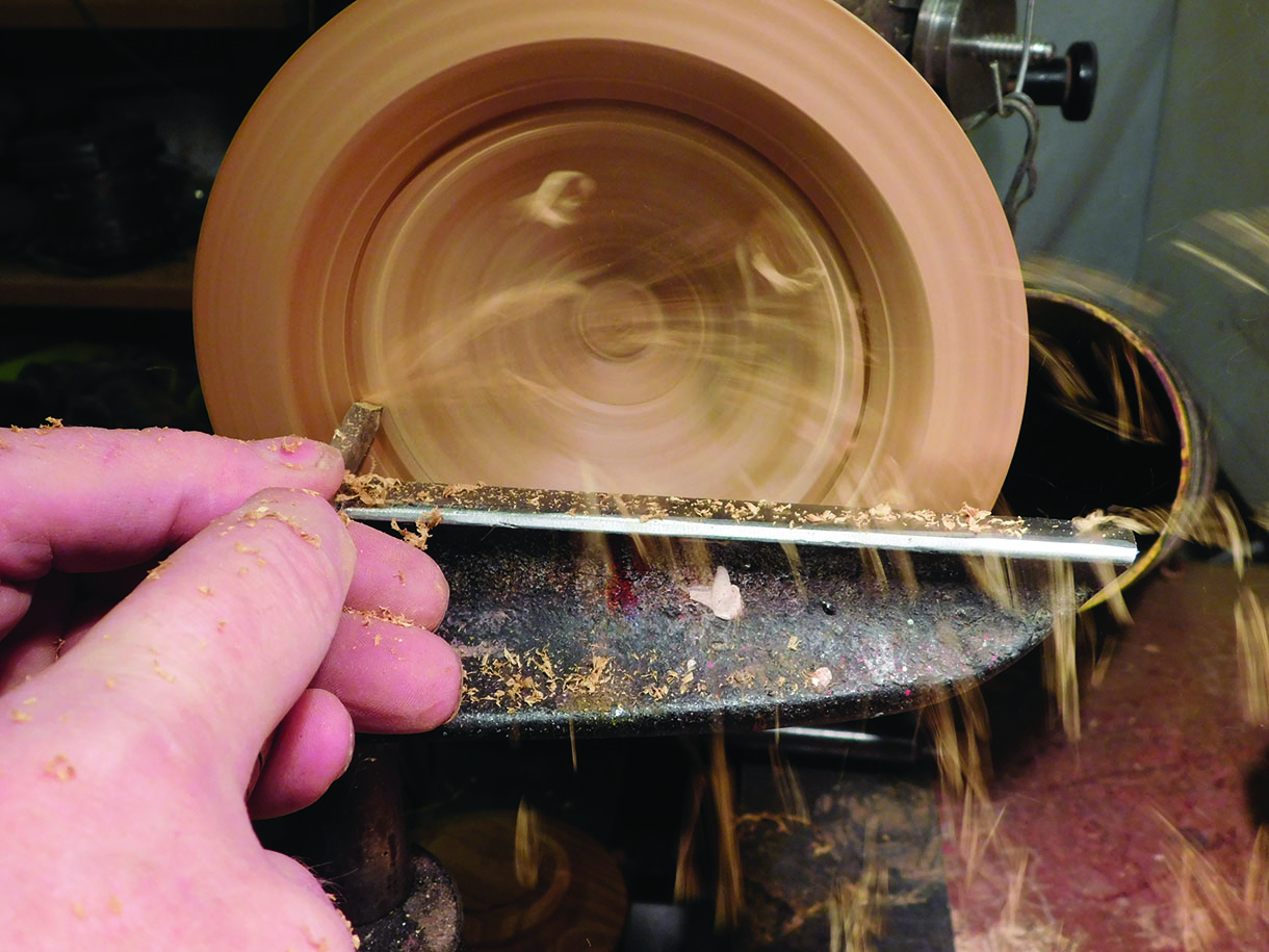 Andy Coates Deconstructs Logs into Striking Lidded Bowls