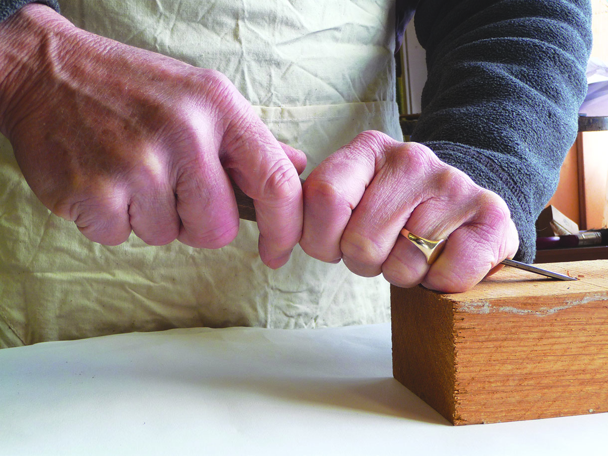 Beginner's Guide to Gouges and Chisels for Woodcarving