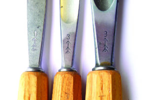 Beginner's Guide to Gouges and Chisels for Woodcarving
