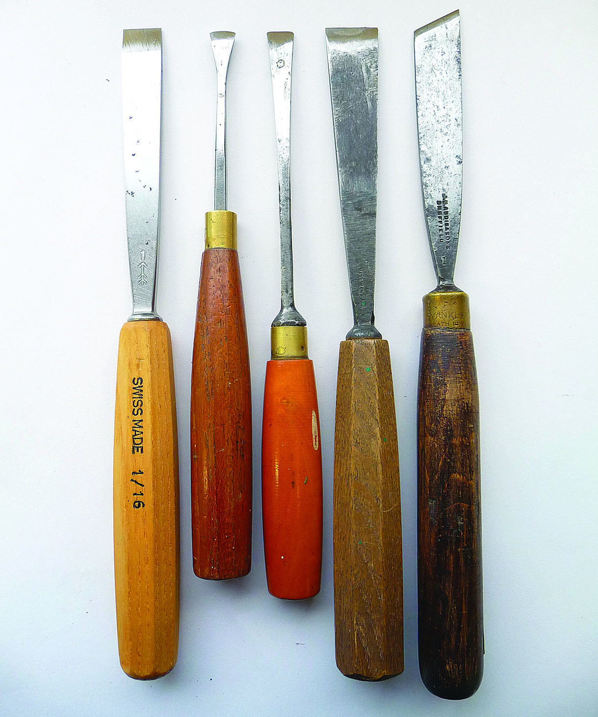 Beginner's Guide to Gouges and Chisels for Woodcarving