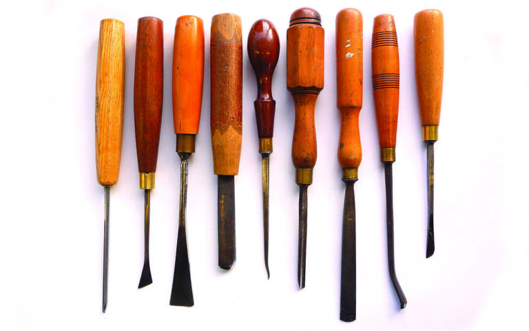 Beginner's Guide to Gouges and Chisels for Woodcarving