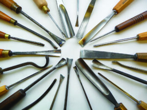Beginner's Guide to Gouges and Chisels for Woodcarving