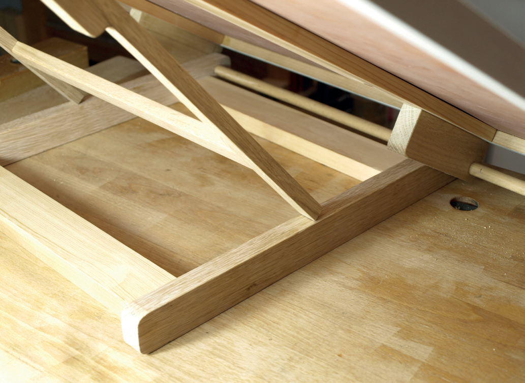 Crafting a Jigsaw Puzzle Stand: Step-by-Step Guide