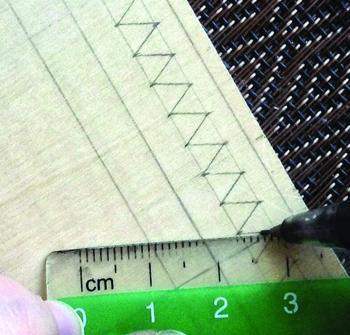 Begin Chip Carving: Simple Patterns Step-by-Step Guide