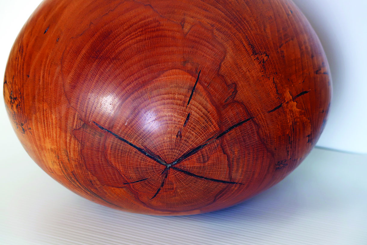 Working with Cracked or Imperfect Timber: Challenges & Safety Tips