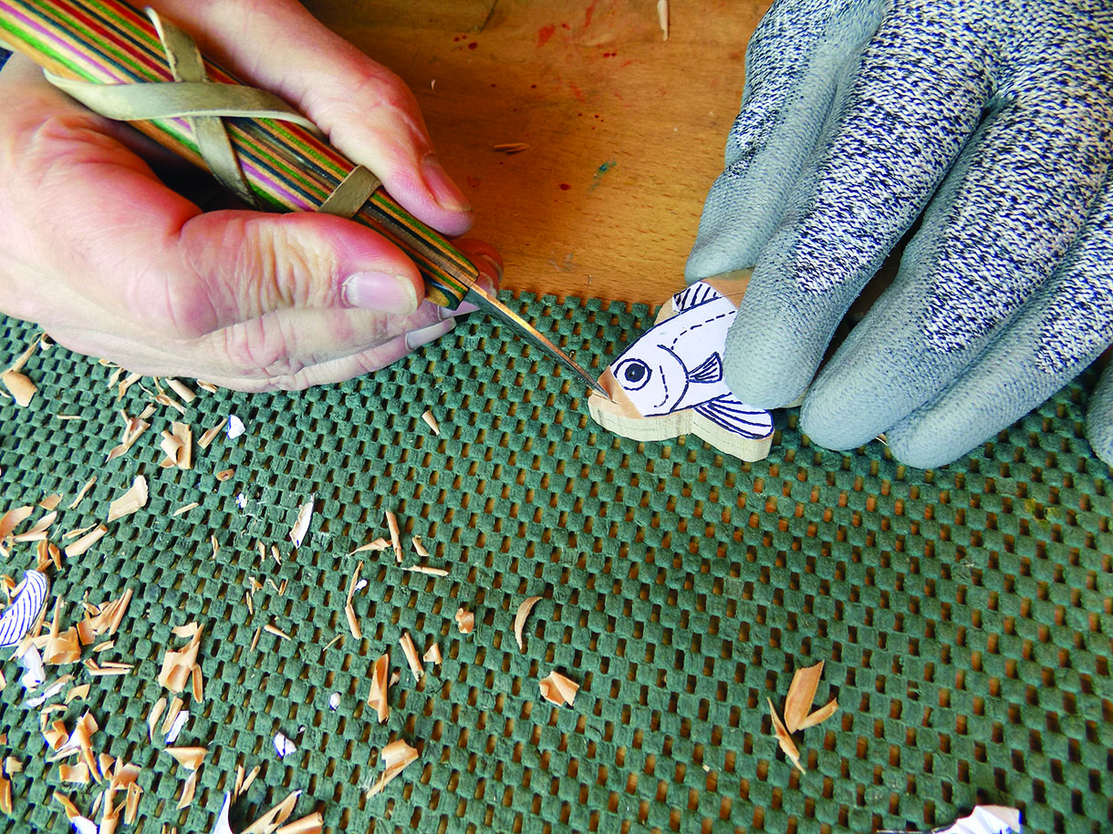 Beginner’s Knife-Carving Guide: Lunar-Tailed Bigeye Fish