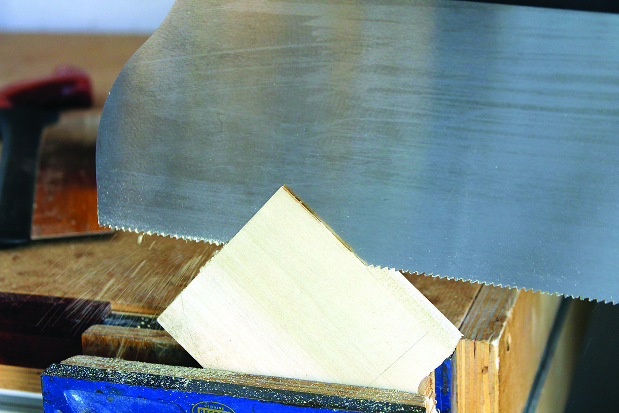 Craft a Stunning Tote with Dovetail Techniques