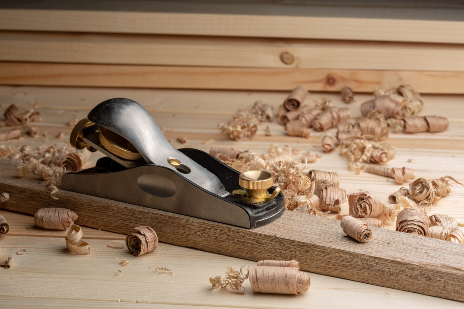 Master Hand Planes for Perfect Woodworking Results