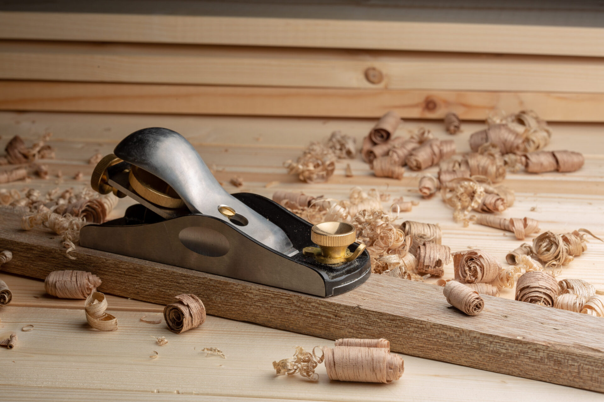 Master Hand Planes for Perfect Woodworking Results