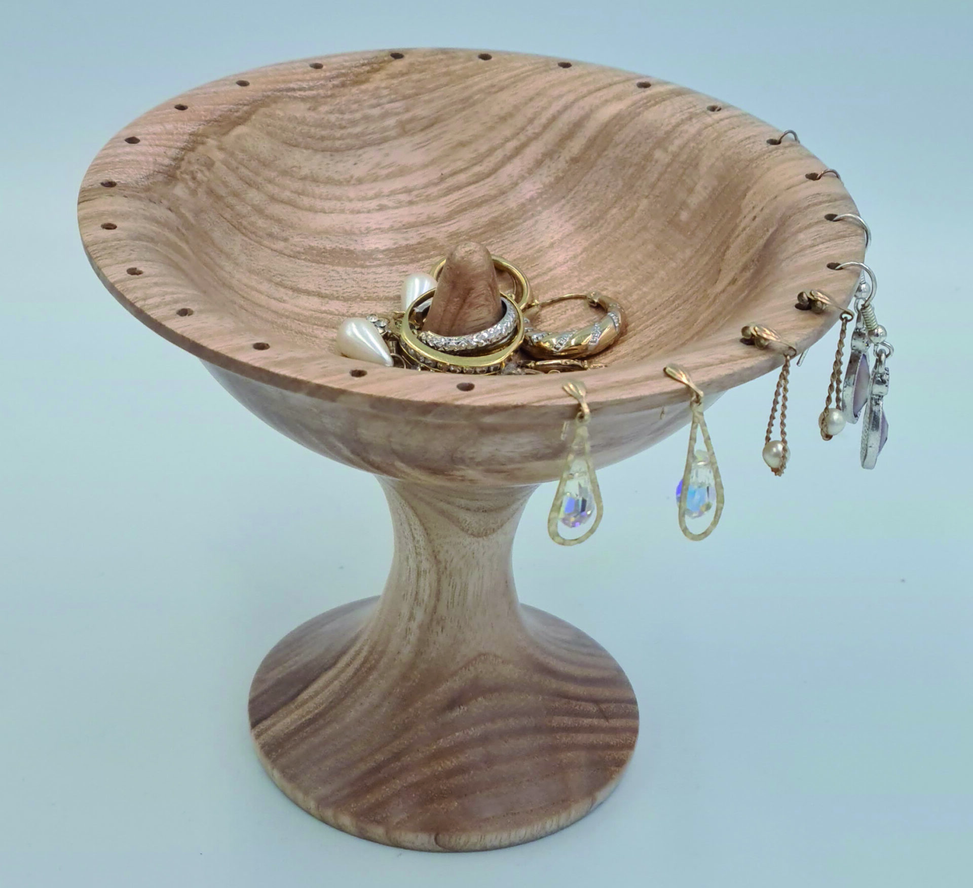 Craft a Unique Earring and Ring Holder Pedestal Bowl