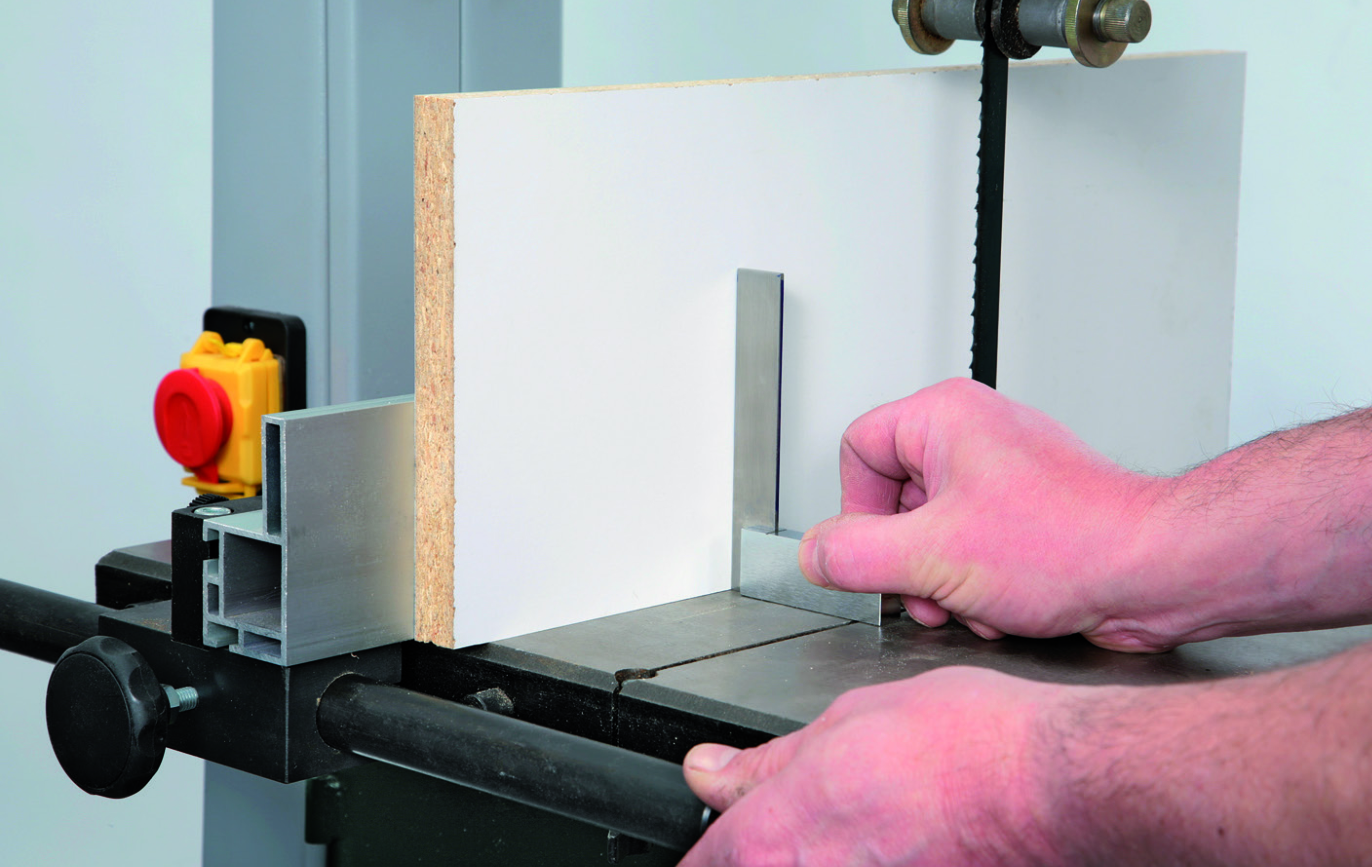 Master Veneer Cutting with John Bullar's Guide