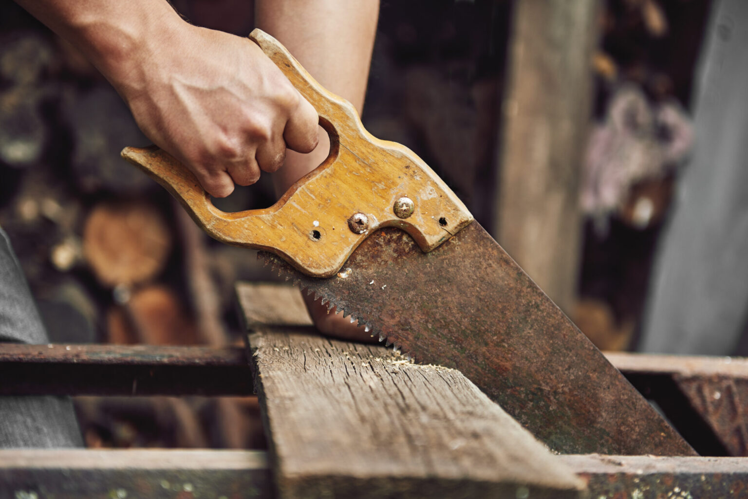 Power Tools vs Hand Tools: Choosing the Right Tool
